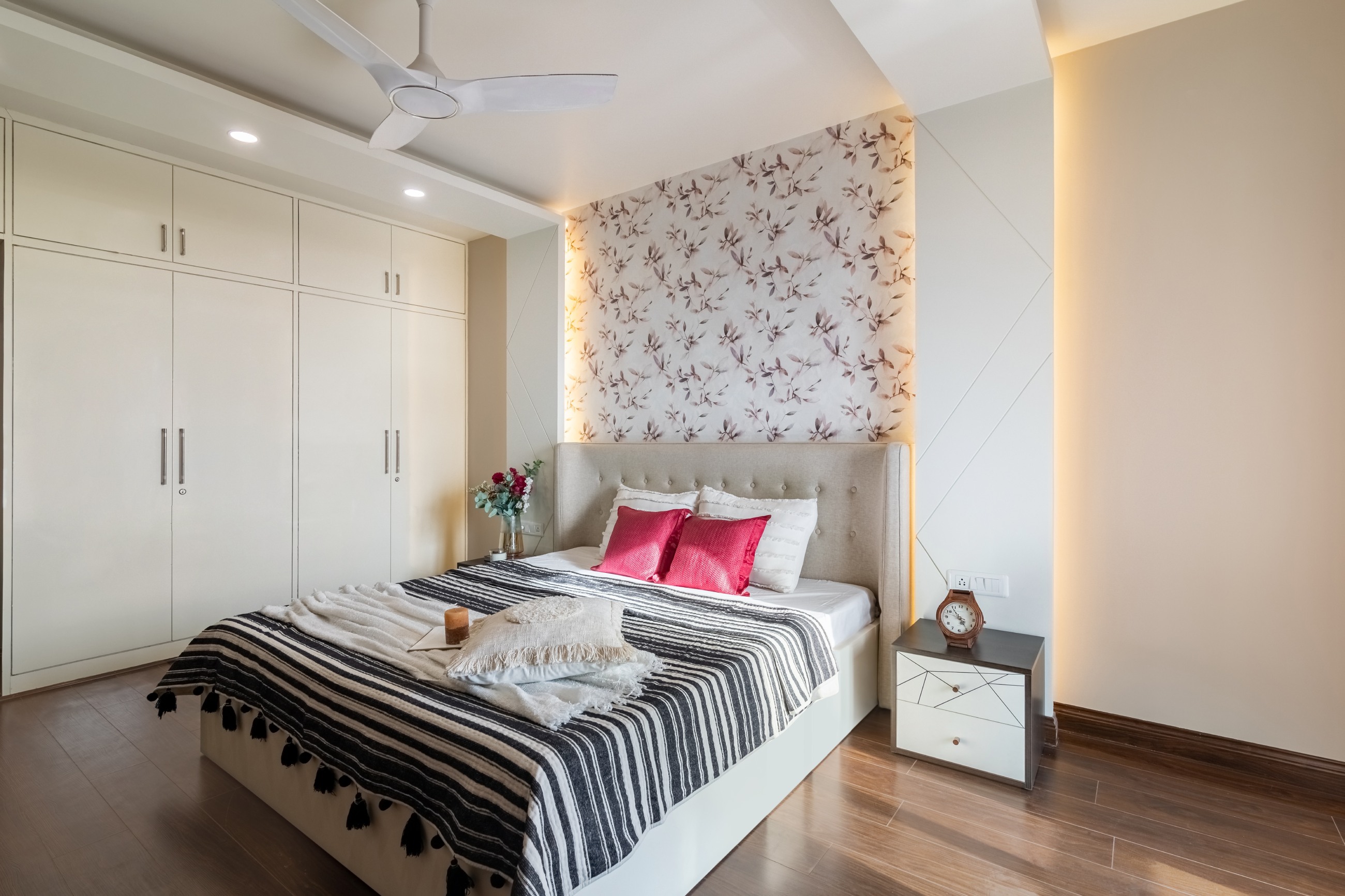 Seamless Parallel Drop Down False Ceiling | Livspace