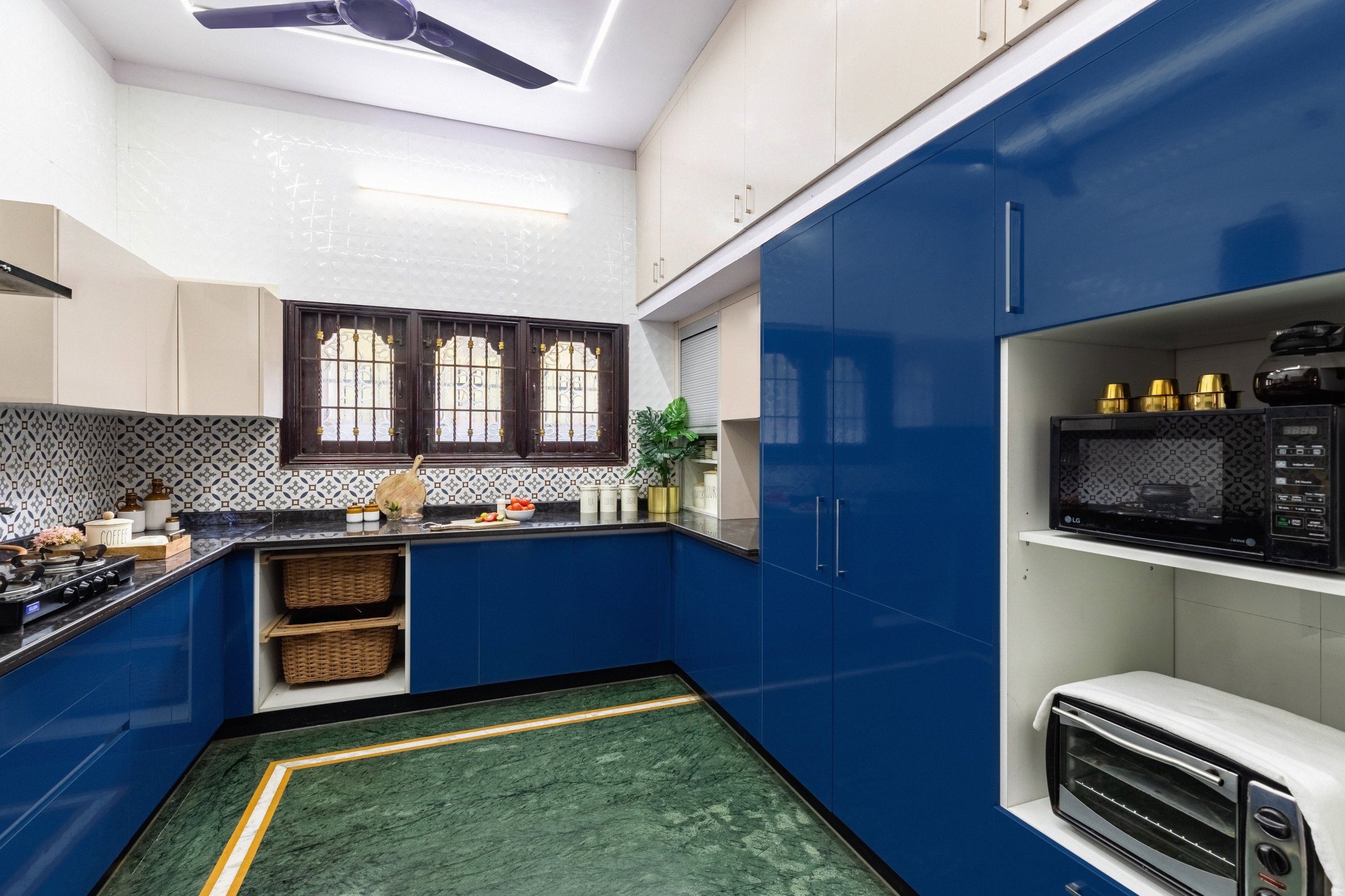 Moden Single-Level POP False Ceiling Design | Livspace