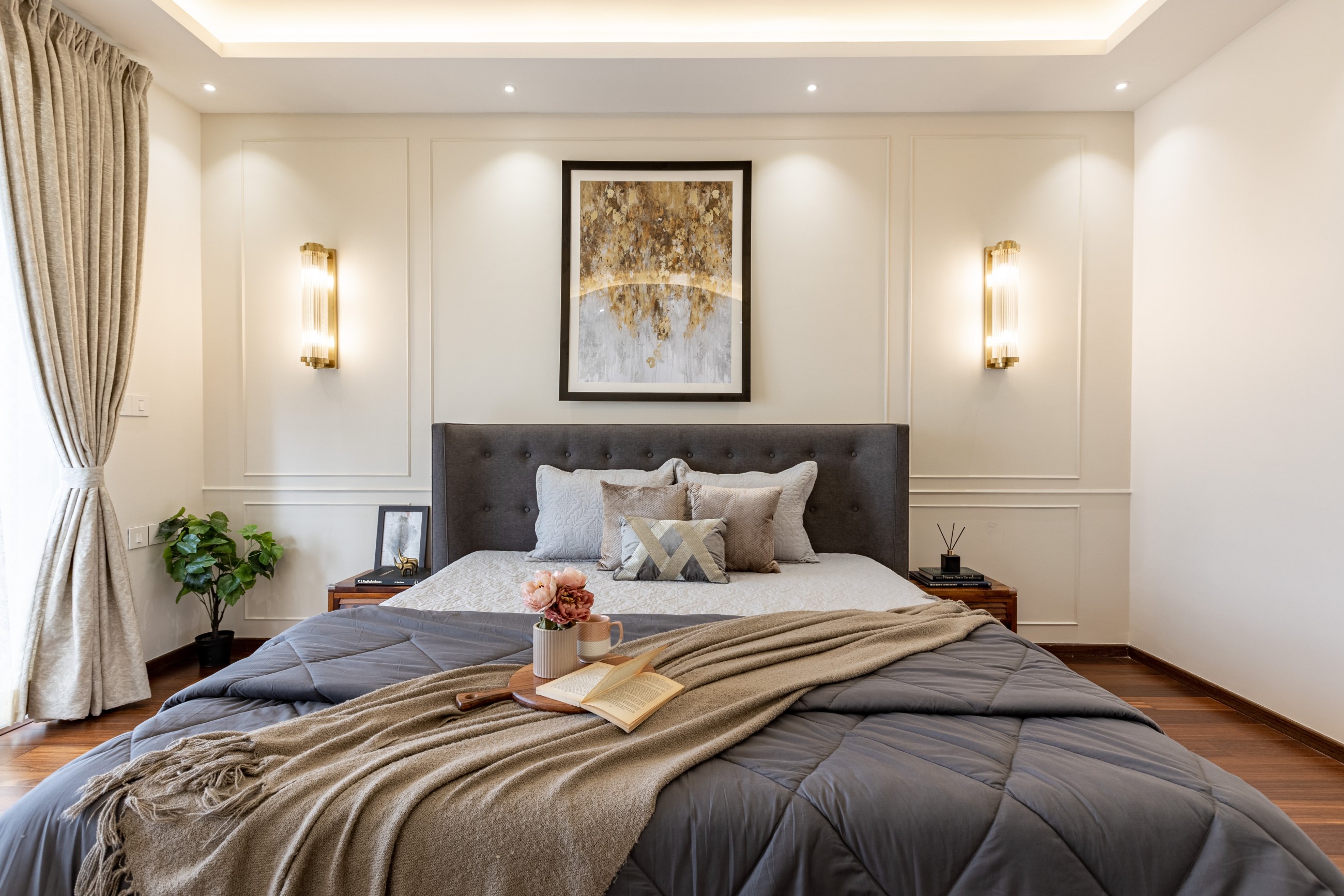 Contemporary Peripheral False Ceiling Design | Livspace