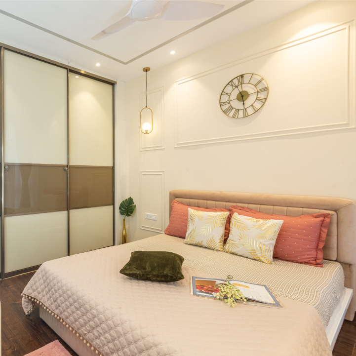 Beige Wall Paint With A Beeding Pattern | Livspace