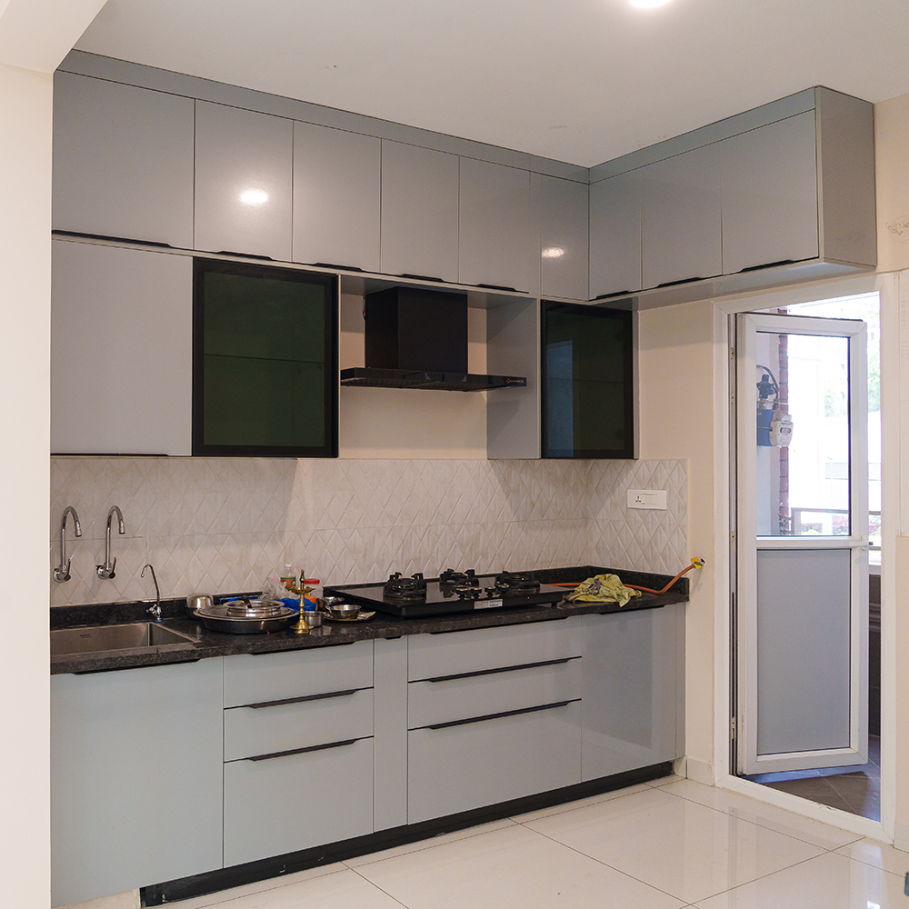 Modern Open Kitchen Design with Geometric Backsplash, Tall Units and ...