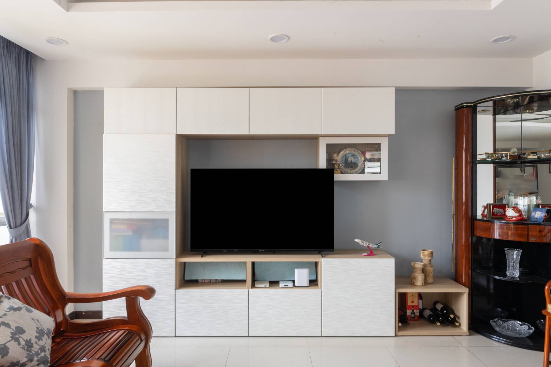 White TV Cabinet Design With Glass Shutters | Livspace