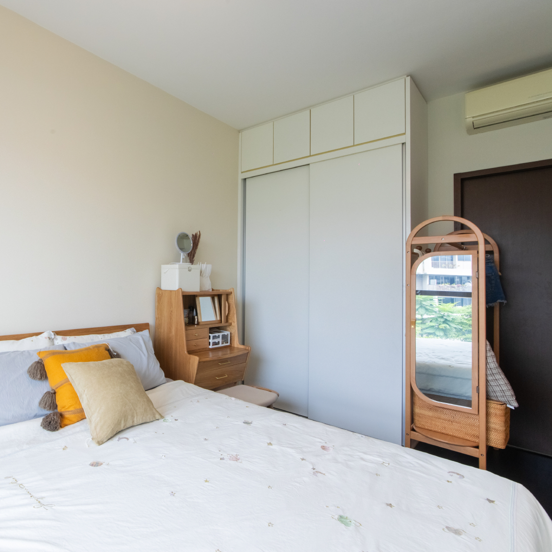 Compact Sliding Shutter Wardrobe Design | Livspace