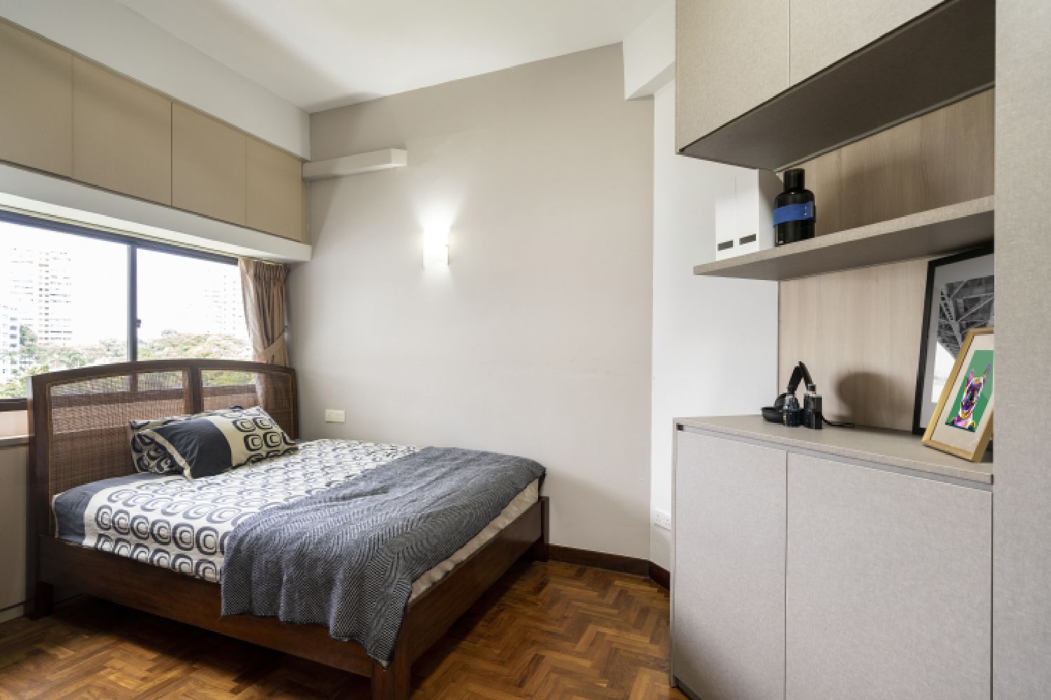 Compact Master Bedroom Design With Rattan Headboard And Grey Storage ...