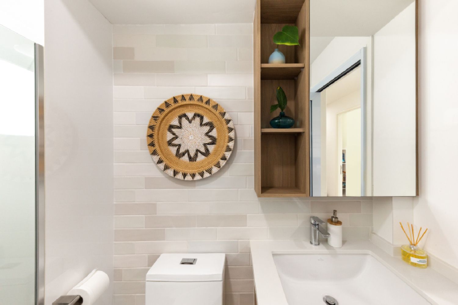 Beige Rectangle Bathroom Tile Design With Subway Pattern And Modern ...