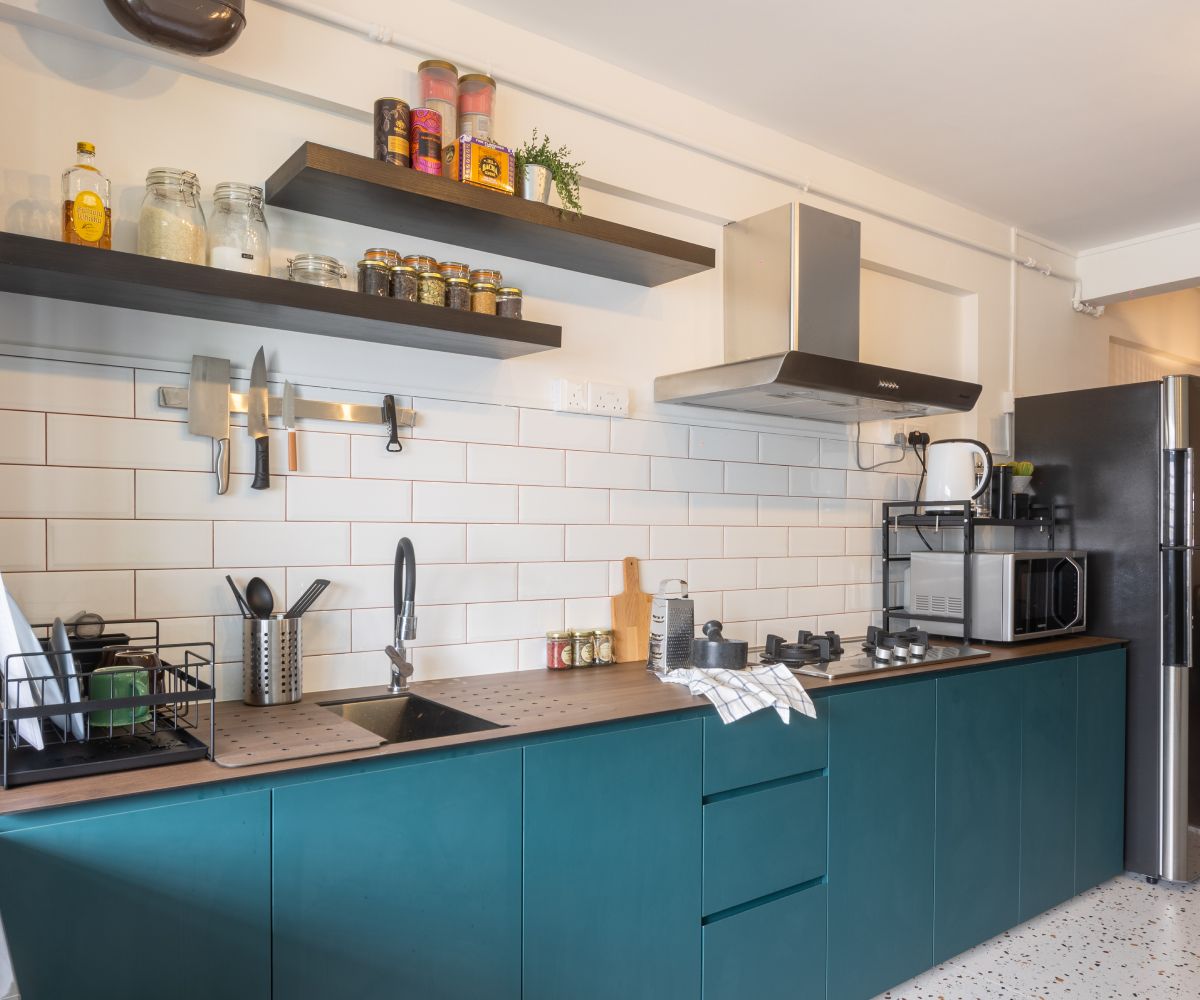 Contemporary Kitchen&Bathroom Wall Tiles Design: Matt White | Livspace