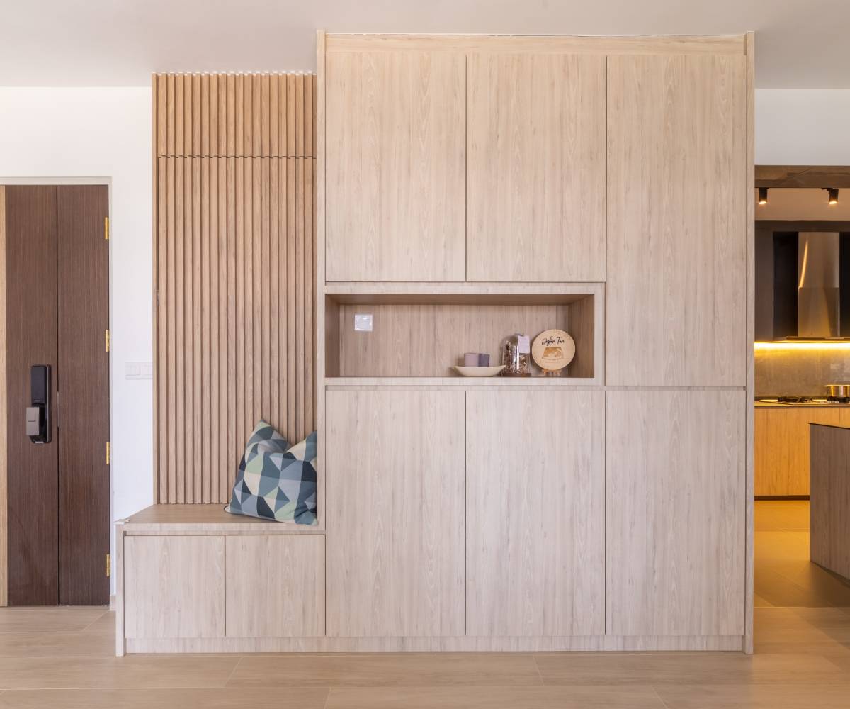 Foyer Design With Light Oak Storage Unit And Wooden Fluted Panelling ...