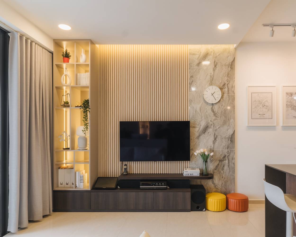 SIngle-Layered Ceiling Design For TV Units | Livspace