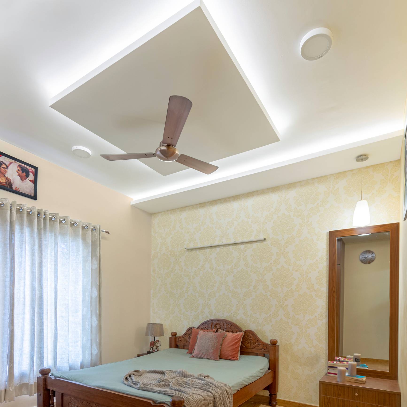 Modern Square POP False Ceiling Design | Livspace