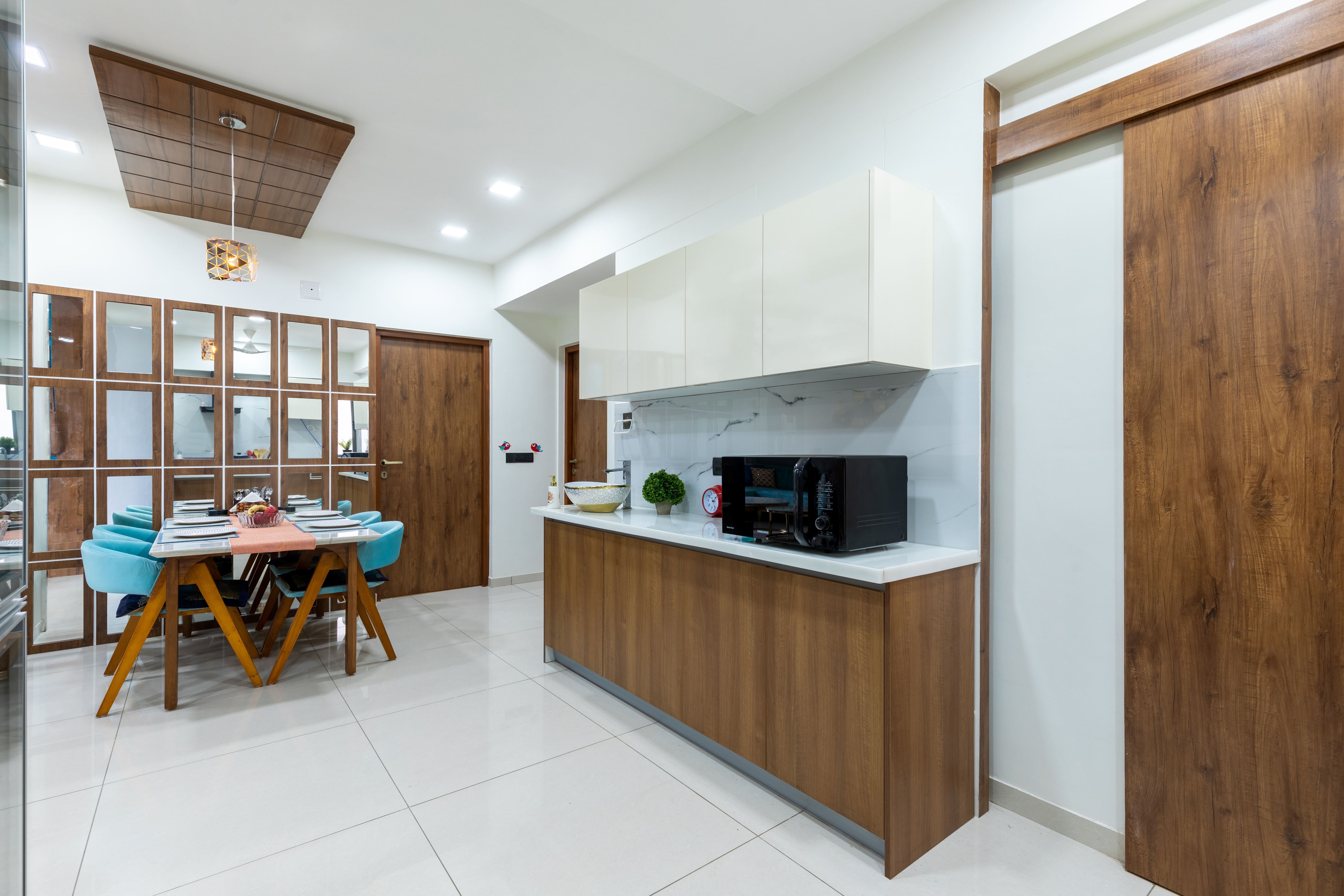 Trendy 3-BHK Flat In Ahmedabad | Livspace