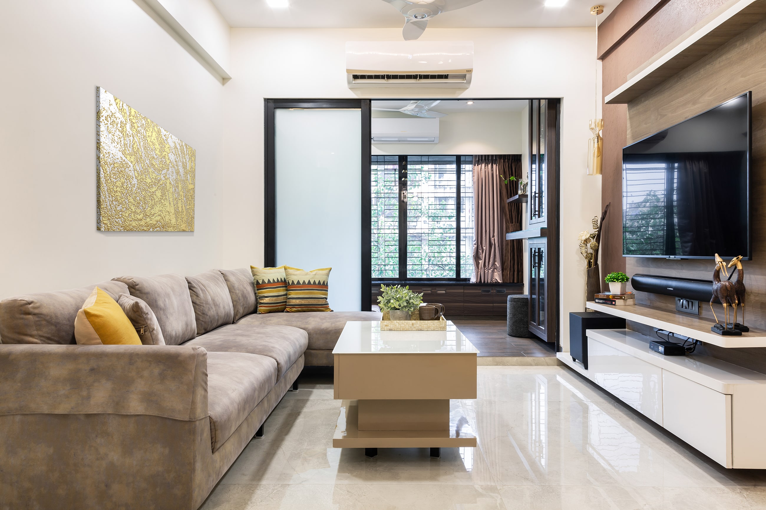 Stylish 2-BHK Flat In Mumbai | Livspace