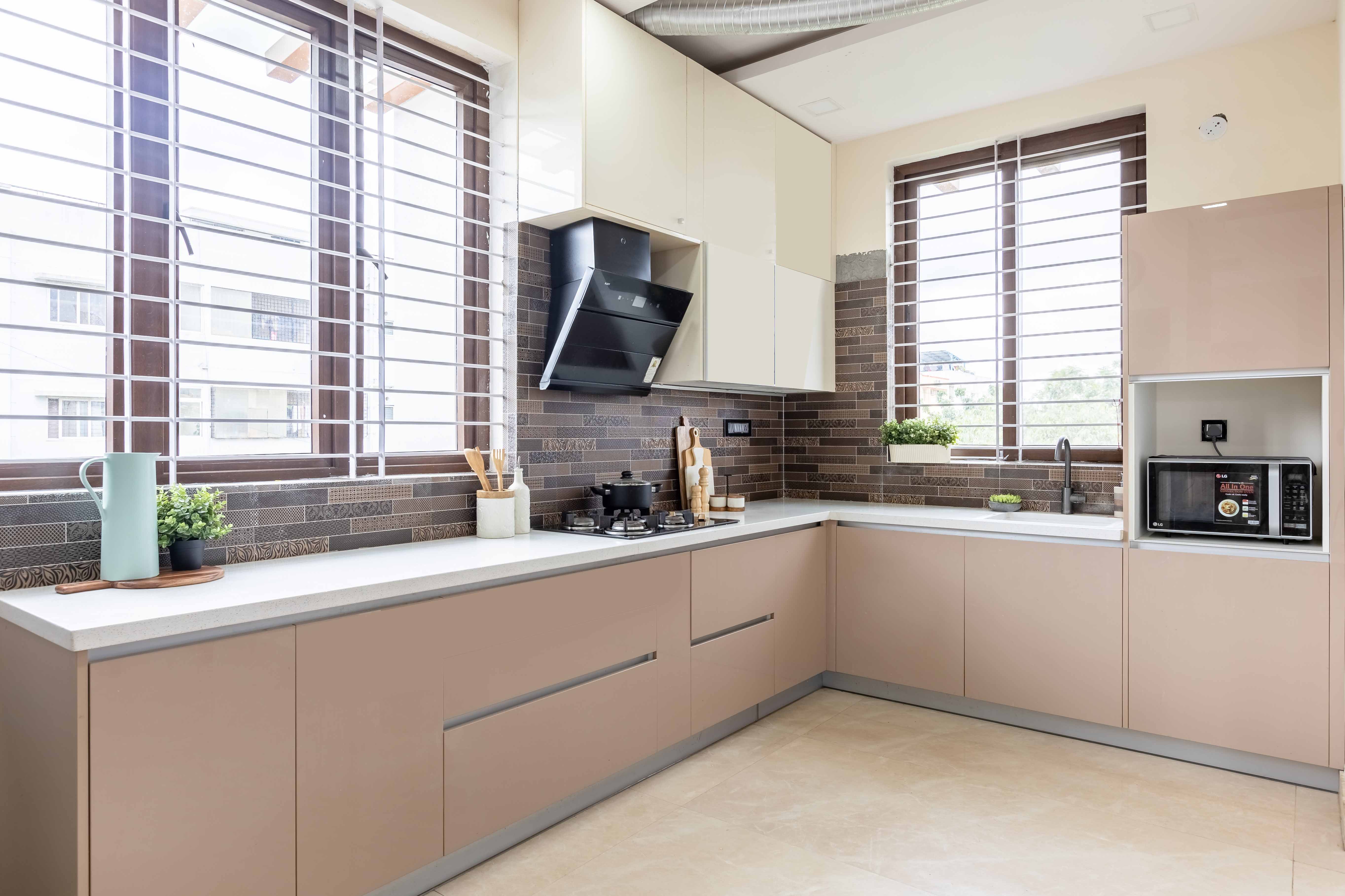 Contemporary L-Shaped Kitchen Design with Light Beige and Champagne ...