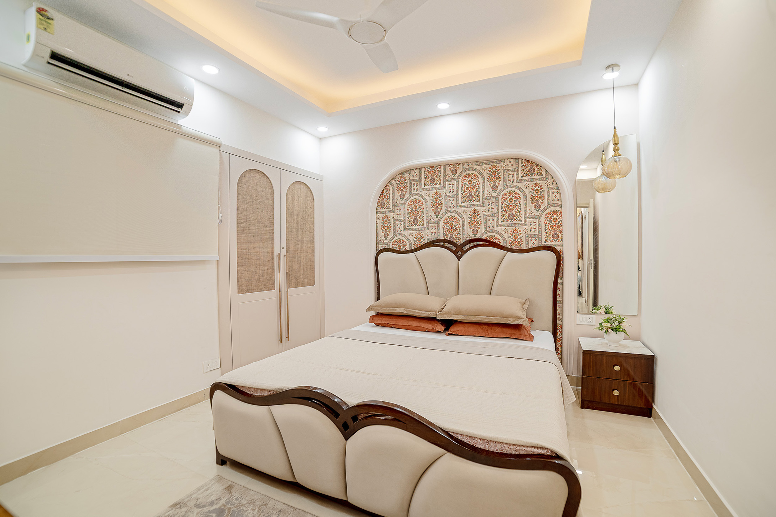 Indian Traditional Guest Bedroom Design with Curved Upholstered Bed ...
