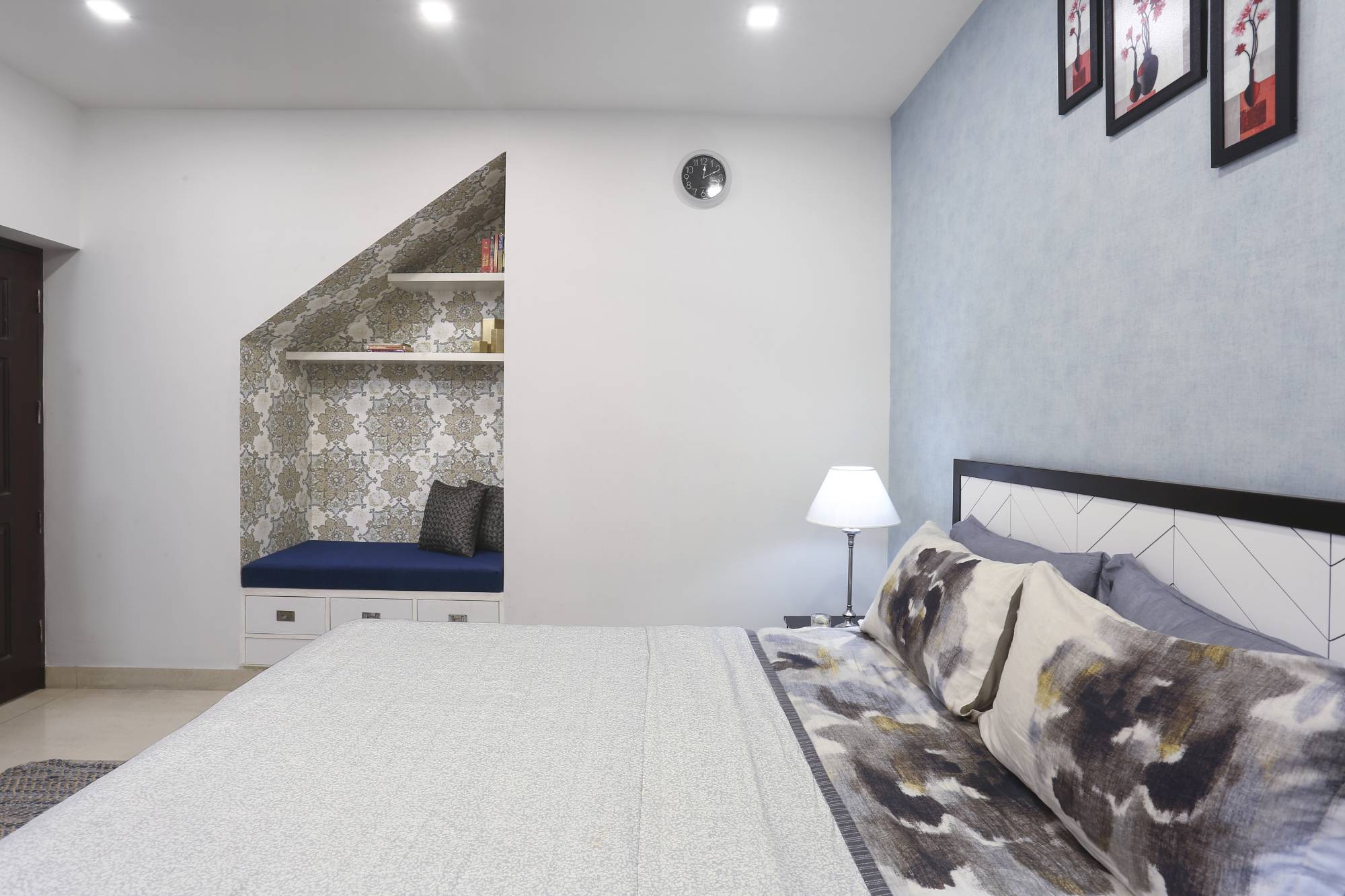 Modern Kid's Bedroom Design With Ambient Lighting | Livspace