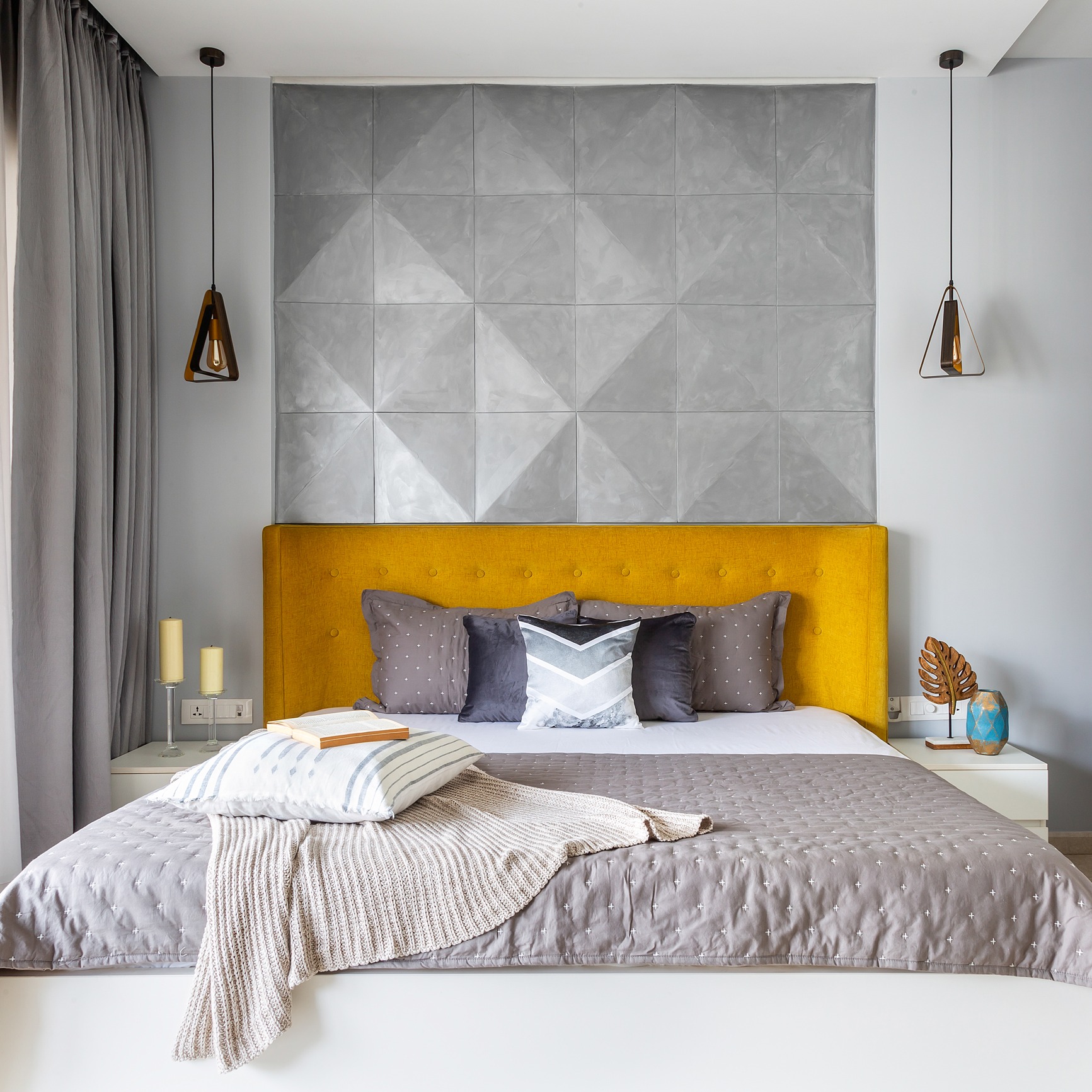 Dual-Tone Grey Wall Design For Bedrooms | Livspace