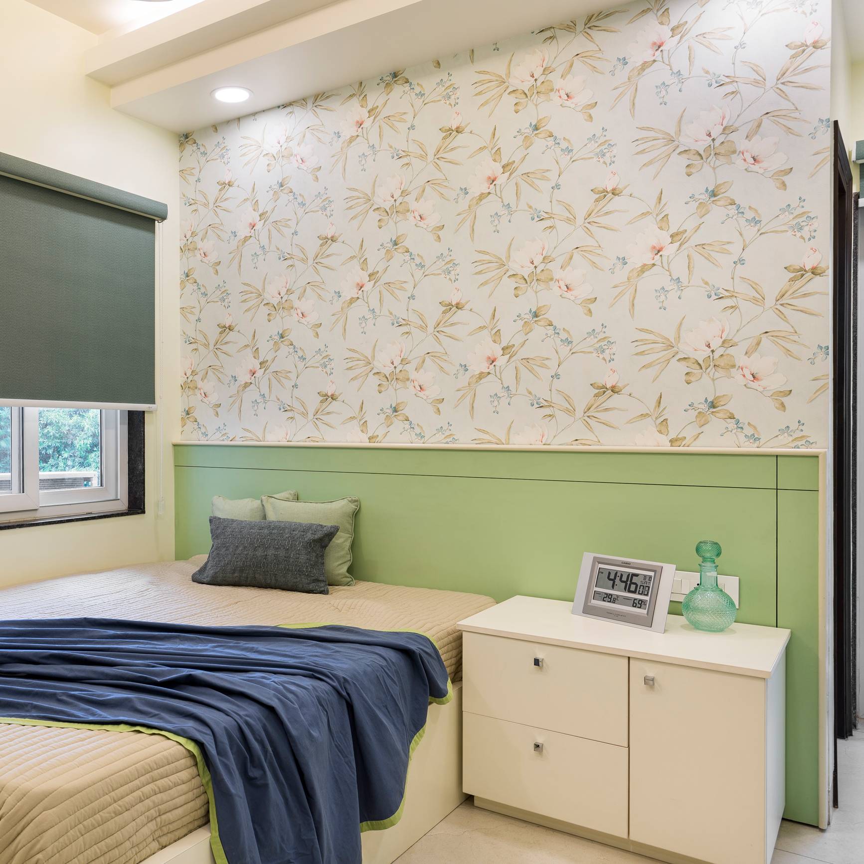 Cream-Coloured Wallpaper Design For Bedrooms | Livspace