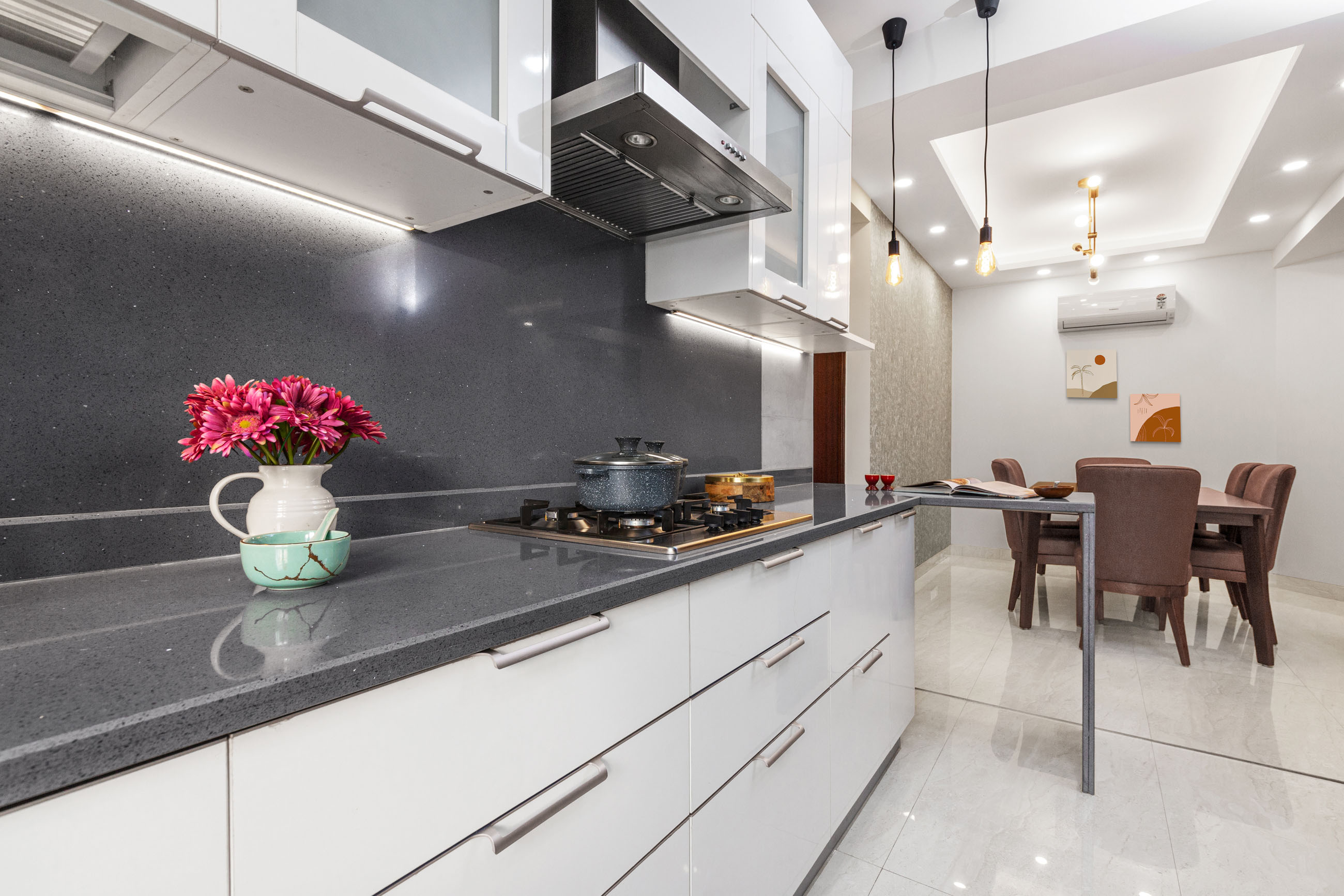 White U-Shaped Kitchen Cabinet Design With Granite Backsplash And ...