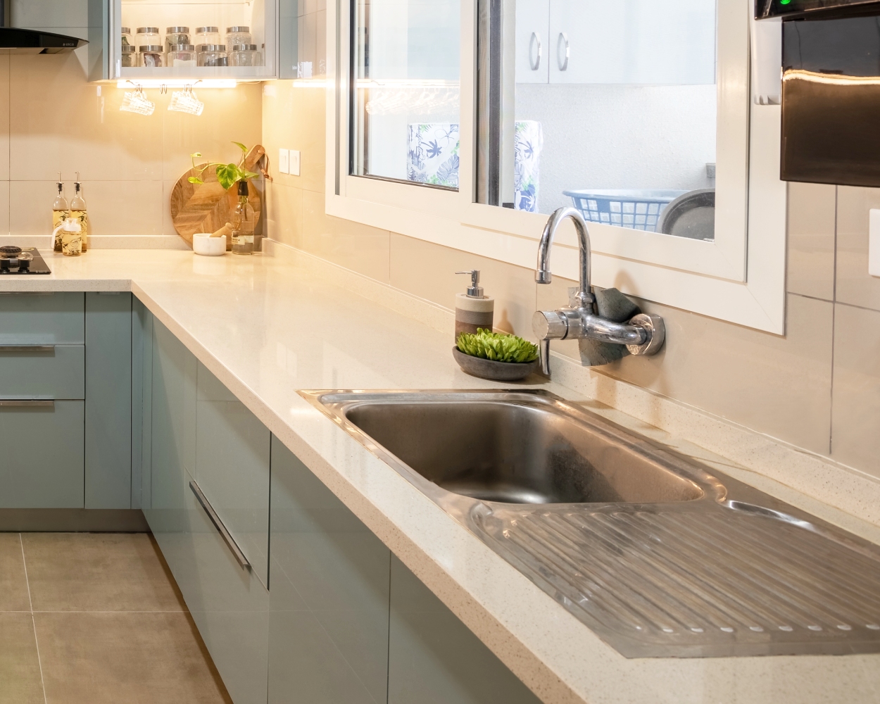 Top Mount Single Bowl Stainless Steel Sink With Drainboard | Livspace